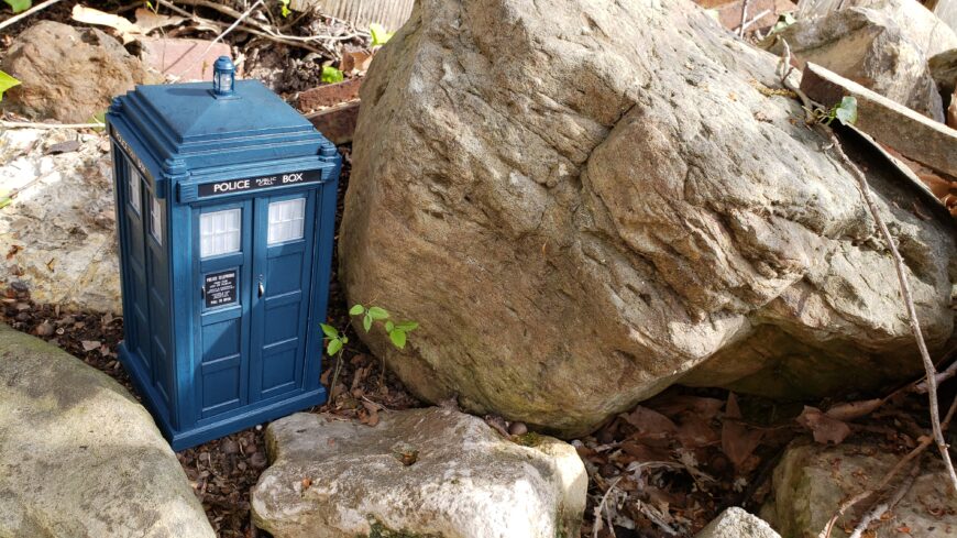 TARDIS Collector's Corner: The 13th Doctor's Electronic TARDIS - Mister ...